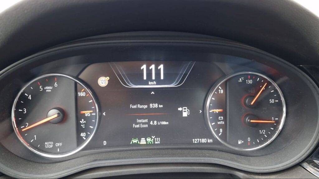 Opel Insignia B - Digital Dashboard (Looking through all the menu ...