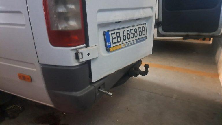 Mercedes Sprinter 413 - Removing rear bumper - Snipool
