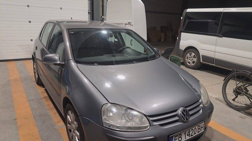 VW Golf 5 - Control arms bushings replacement, fixing instability while ...